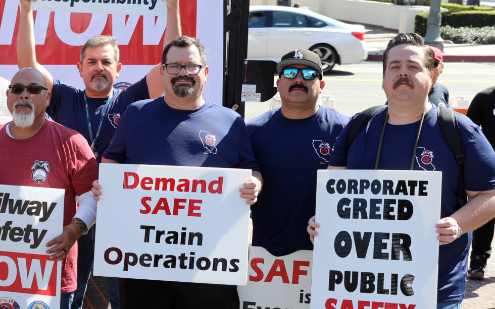 Rail unions hold major rally to urge passage of Railway Safety Act ...